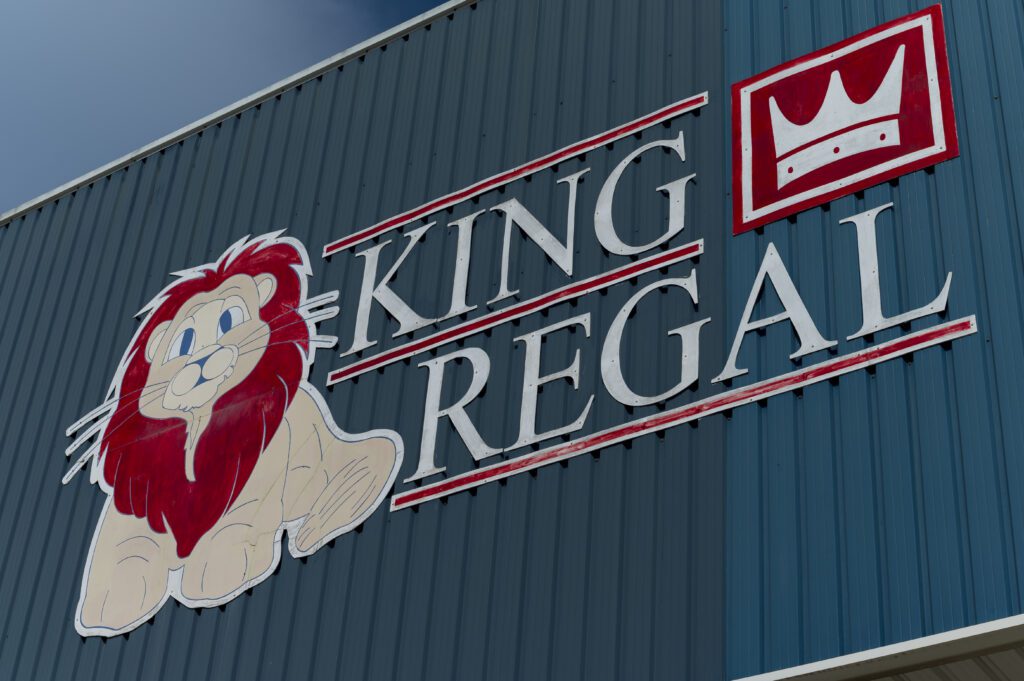 Sobre Nosotros – King Regal
